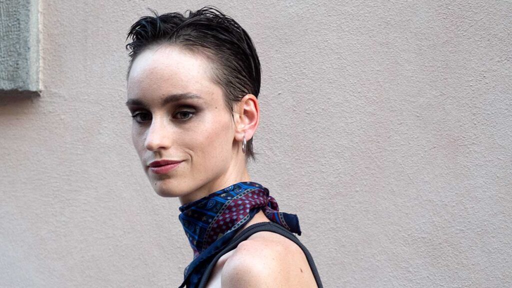 Kapseltrends 2021. Wet looks voor korte kapsels bij Giorgio Armani