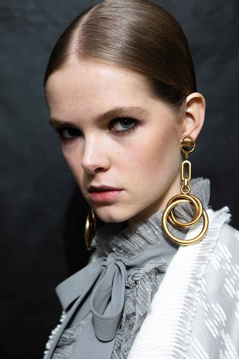 Haartrends 2021. Middenscheiding of zijscheiding?