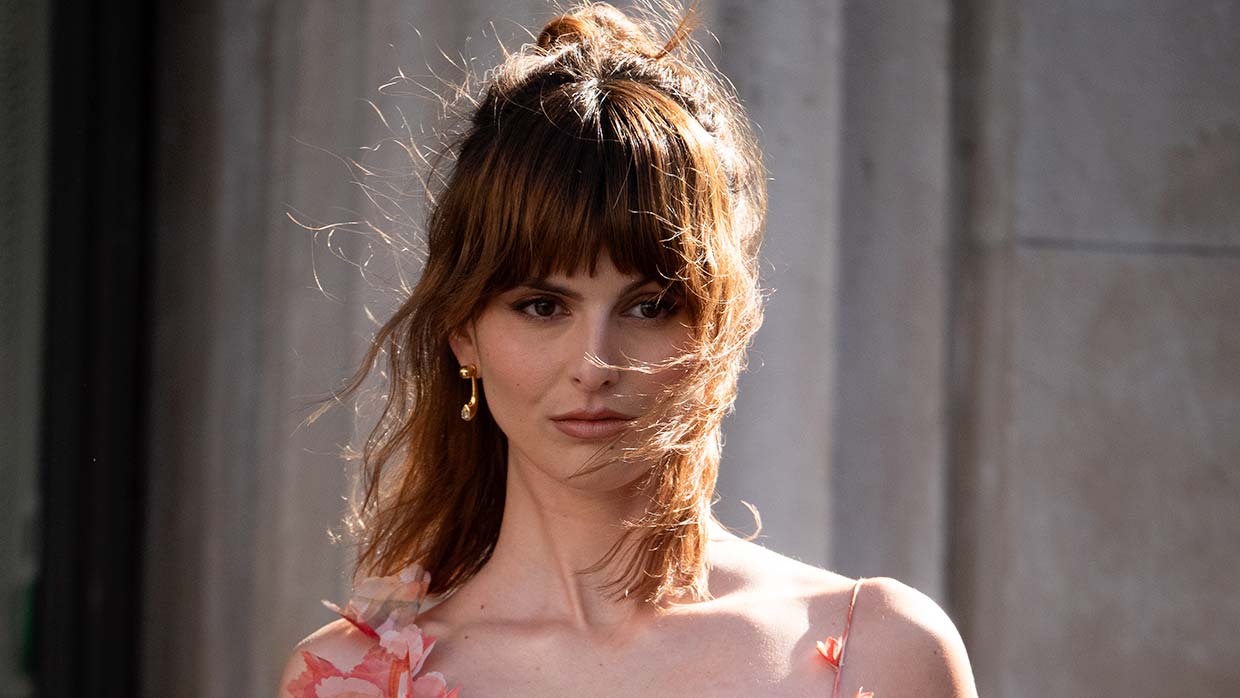 Haartrends 2024: halflang haar. Zo krijg je die Française look