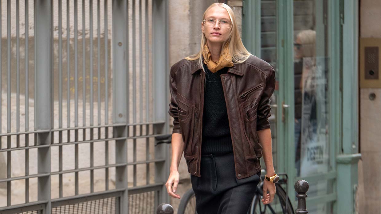 Dit is een grote modetrend voor herfst 2024: leer! - TRENDYSTYLE