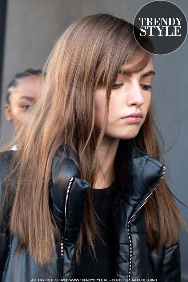 Haartrends 2021. Zelf een schuine pony knippen