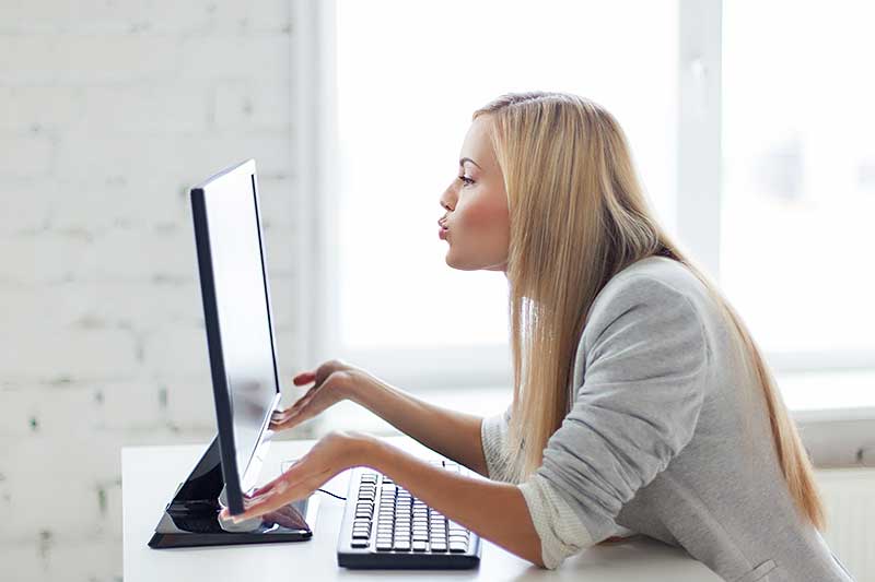 Wat is internet verslaving? Wanneer ben je social media-verslaafd?