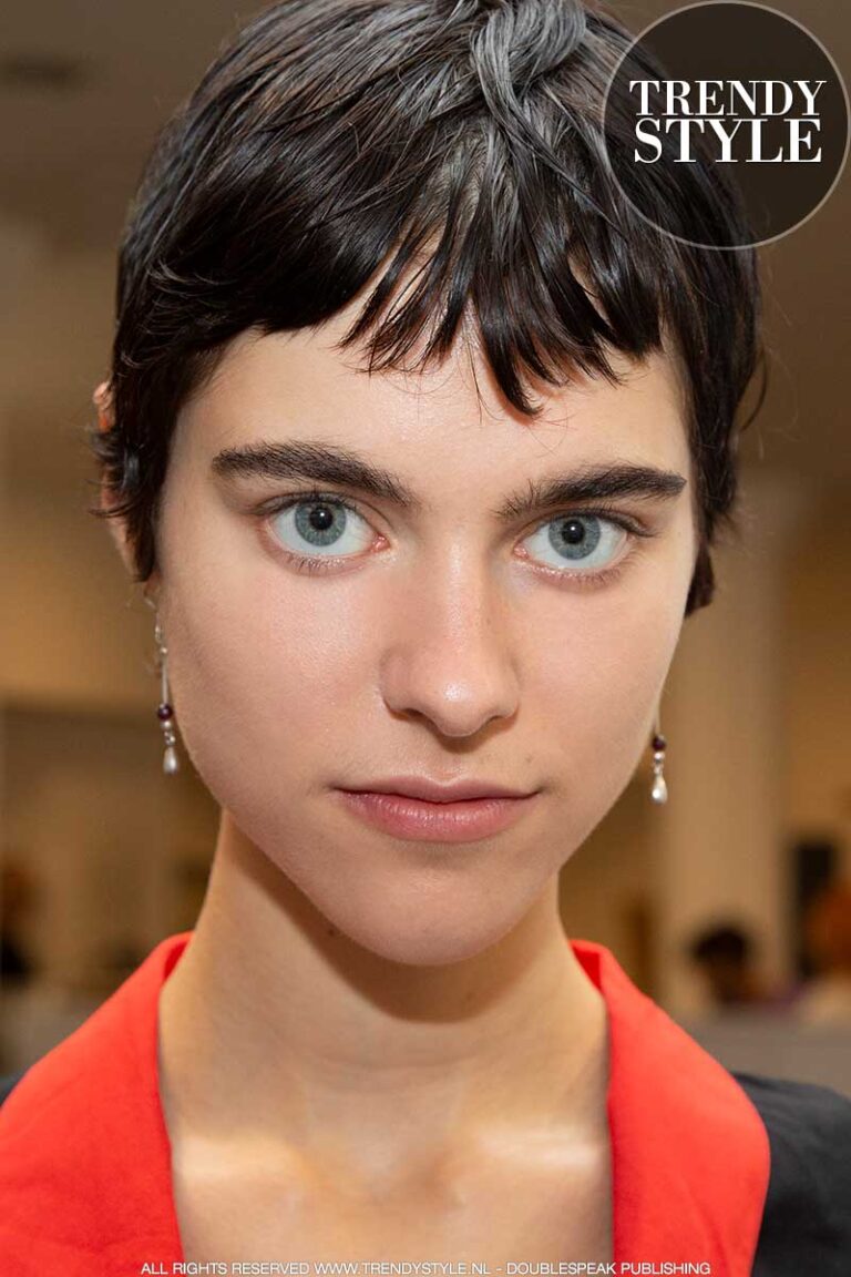 Korte kapsels vrouw 2020: matje en lange zijkanten