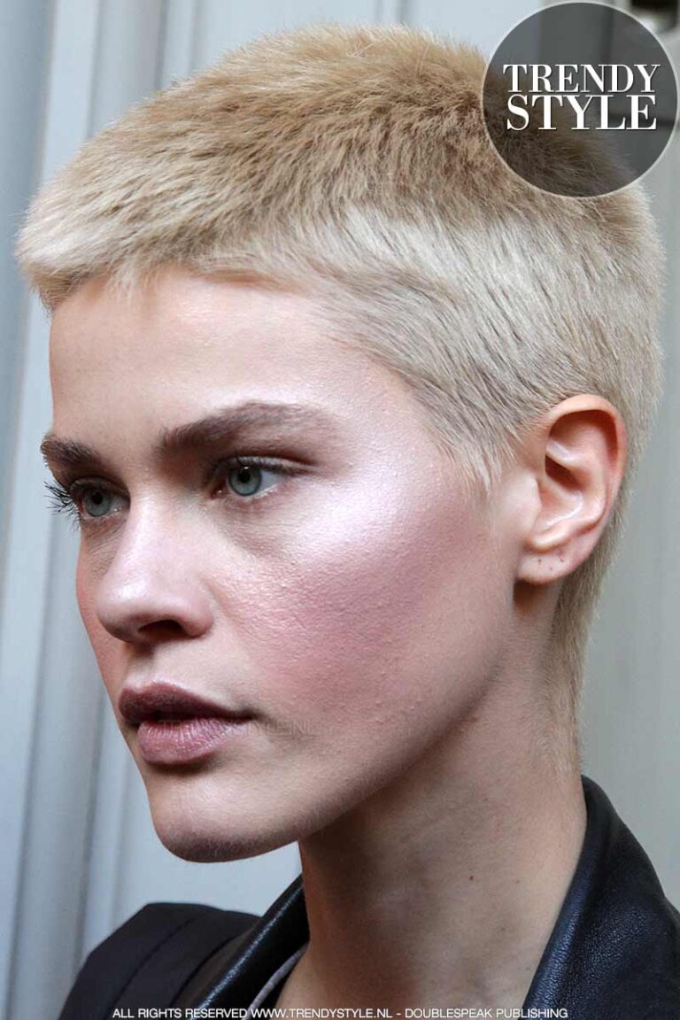 Kort haar vrouw 2018 foto's. Afbeeldingen kapsels voor vrouwen kort haar