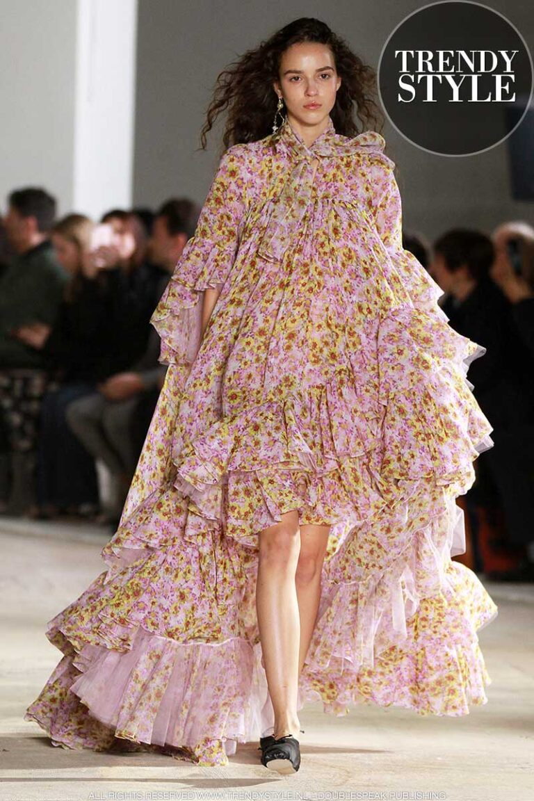 Modetrends 2018. De 10 belangrijkste mode trends zomer 2018 - TRENDYSTYLE
