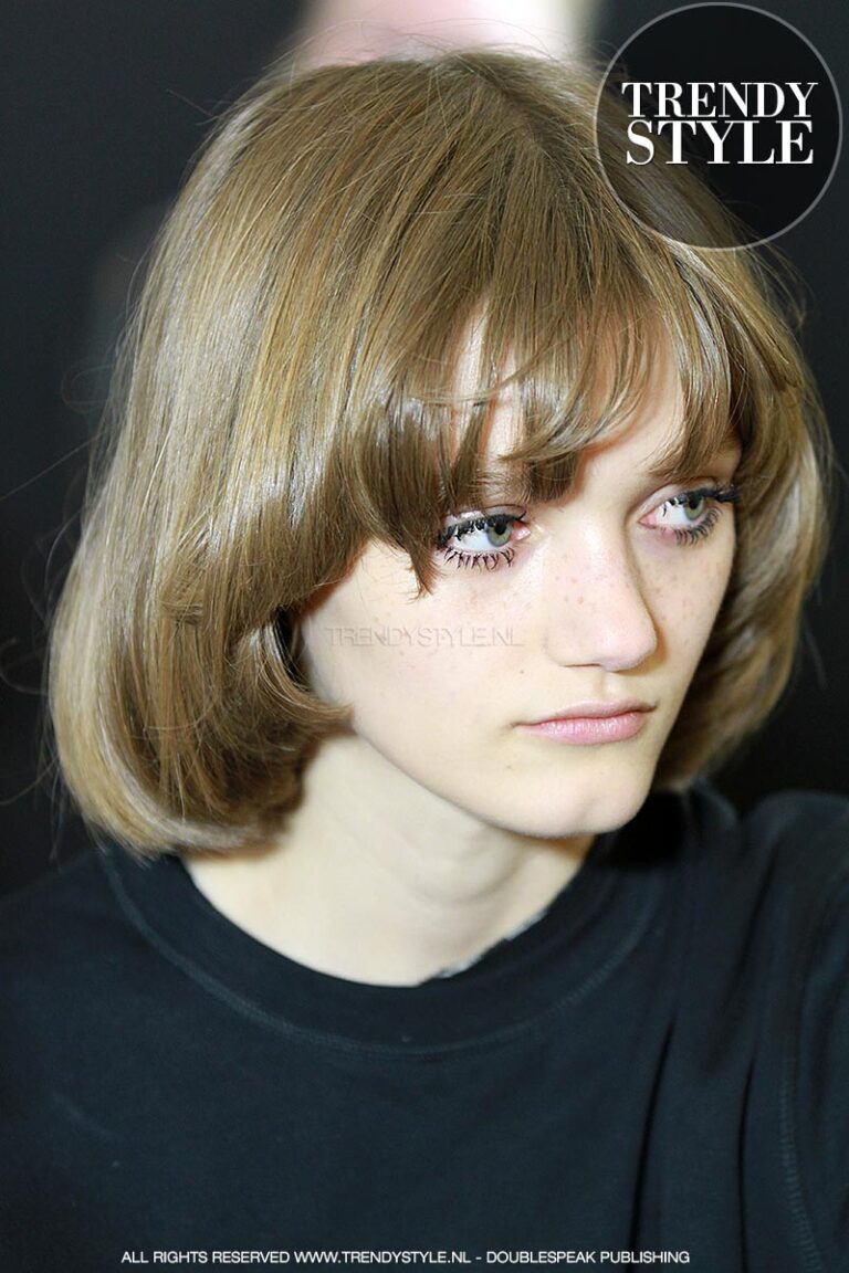Peyton Knight. Het model met het bloempotkapsel - TRENDYSTYLE
