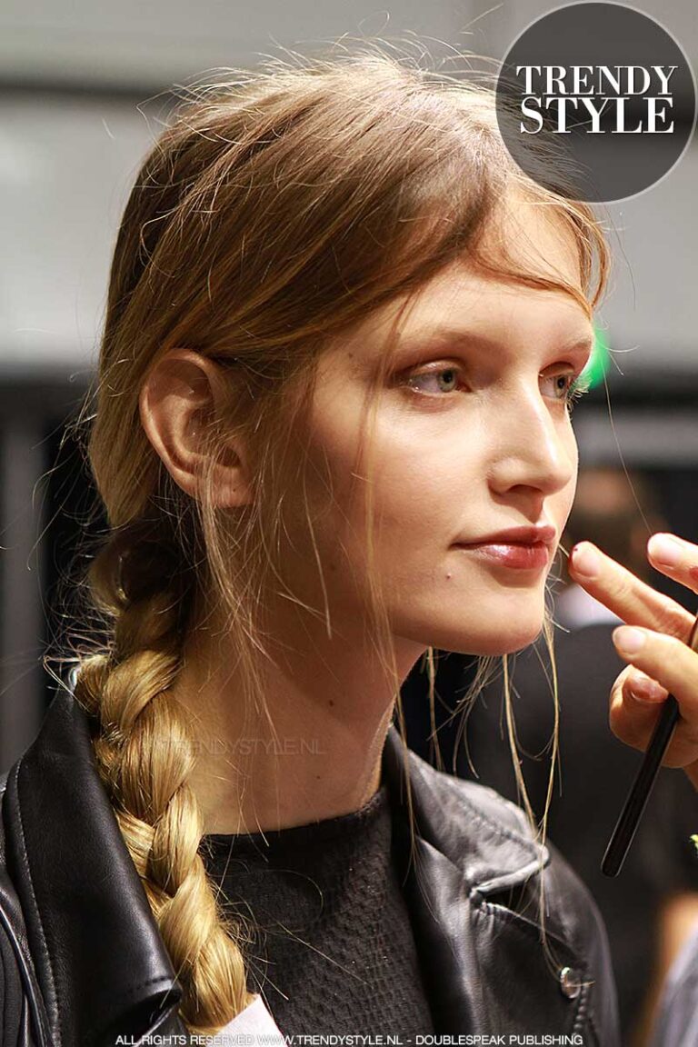 Kapsel trends 2018. 4x Vlecht kapsels. Zit jouw festival look ertussen ...