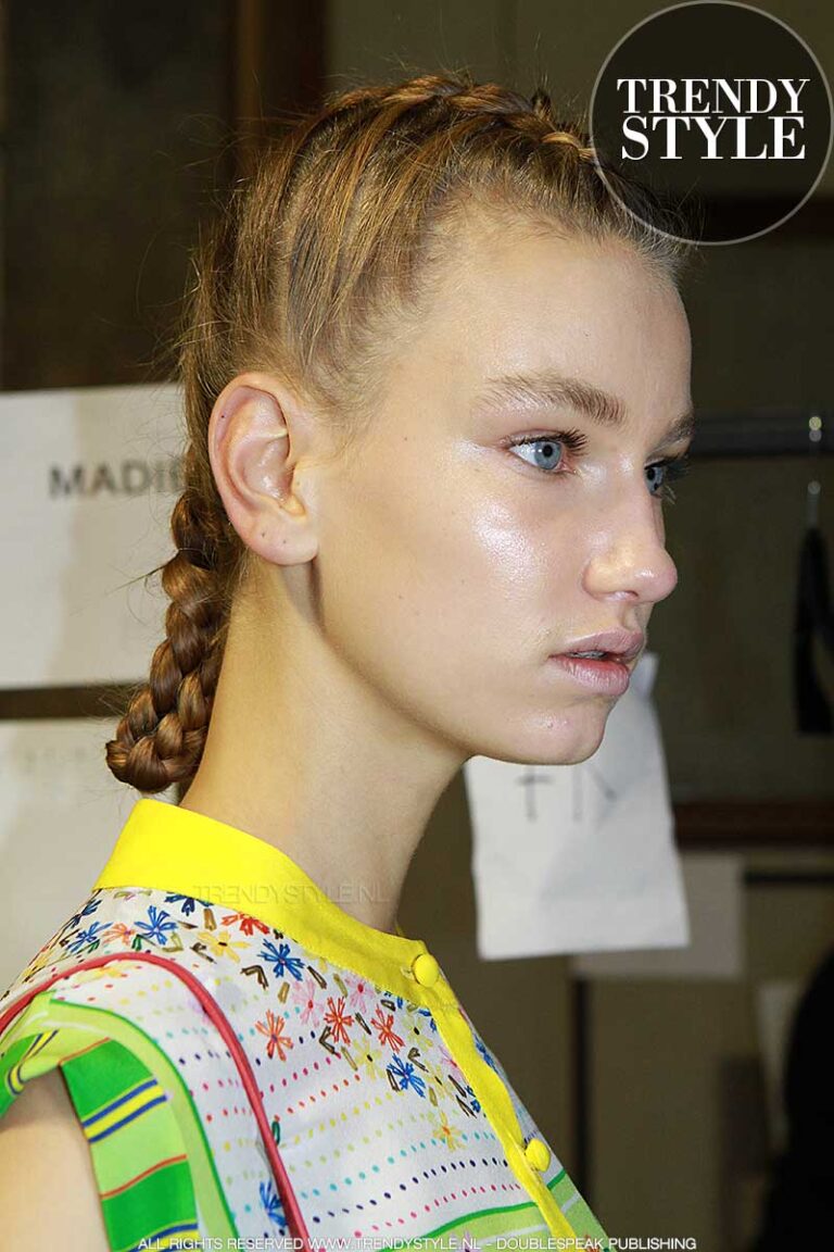 Kapsel trends 2018. 4x Vlecht kapsels. Zit jouw festival look ertussen ...